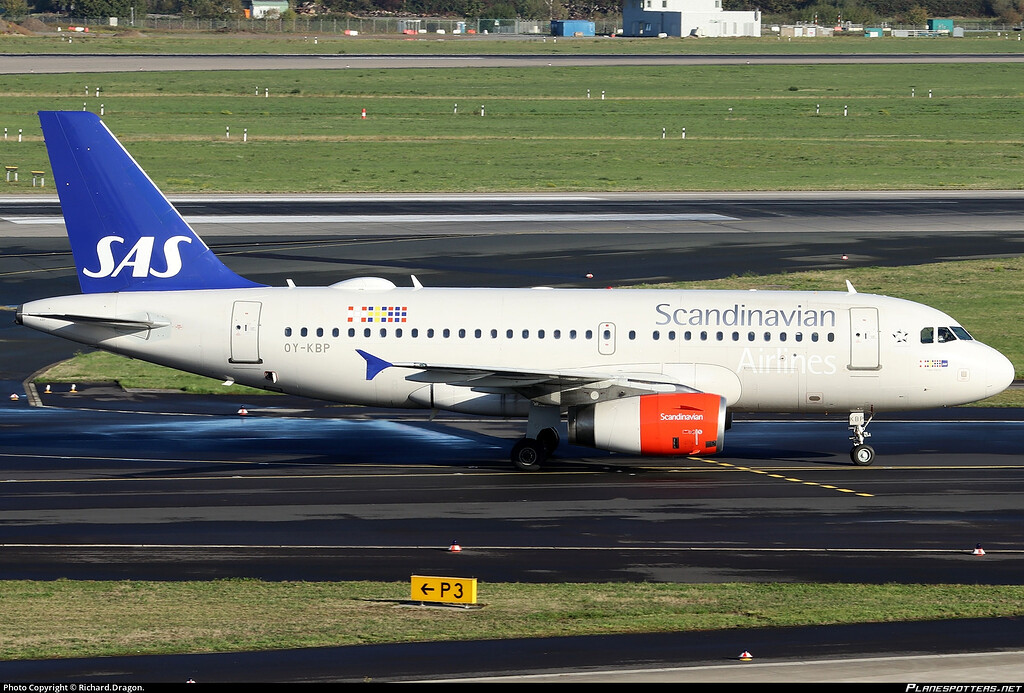 SAS / A319 - Scandinavian Airlines (Old Colors livery) - Livery - World ...