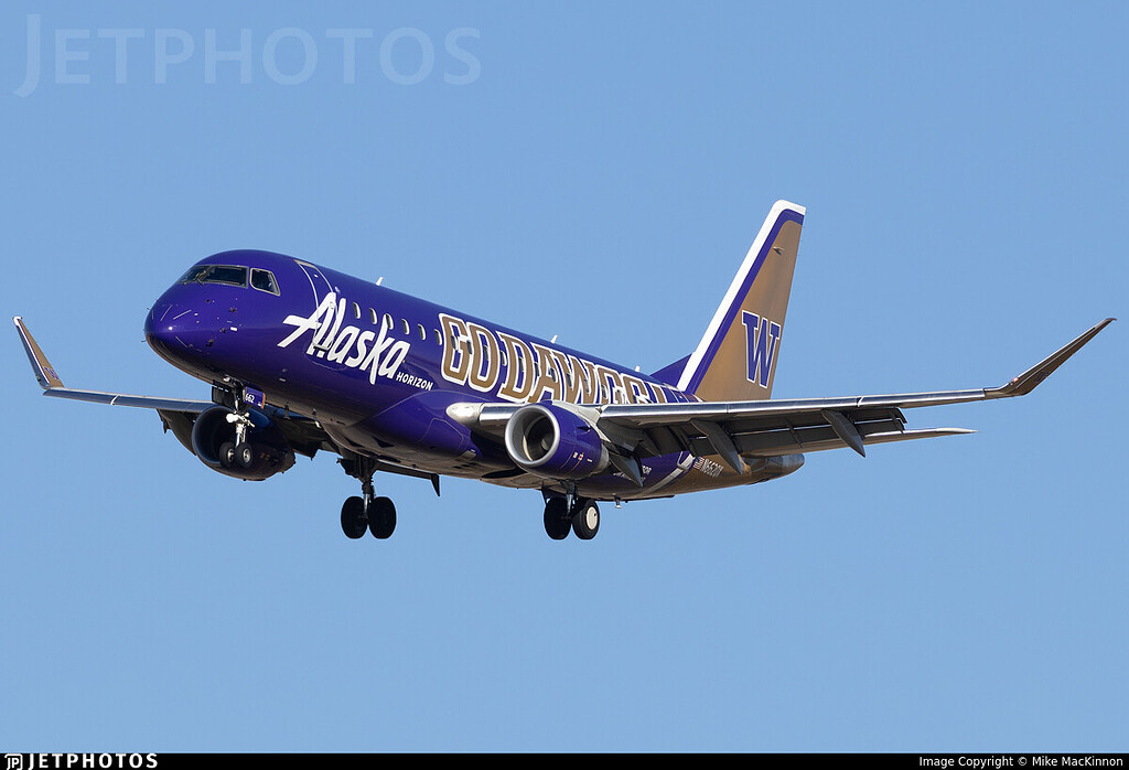 ASA / E175 - Alaska Airlines (Washington Huskes - Go Dawgs livery ...
