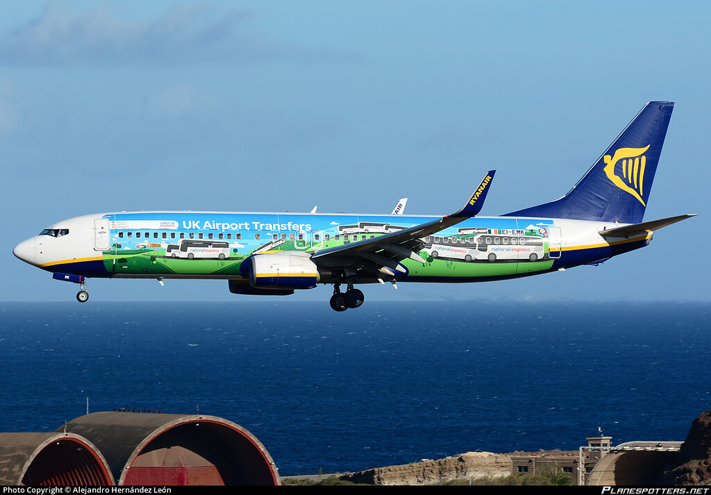 RYR / B738 - Ryanair (National Express livery) - Livery - World of ...
