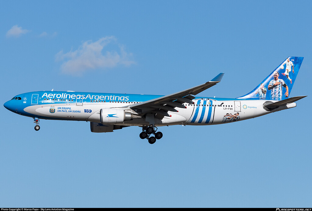 ARG / A332 - Aerolineas Argentinas (Argentina National Football Team ...