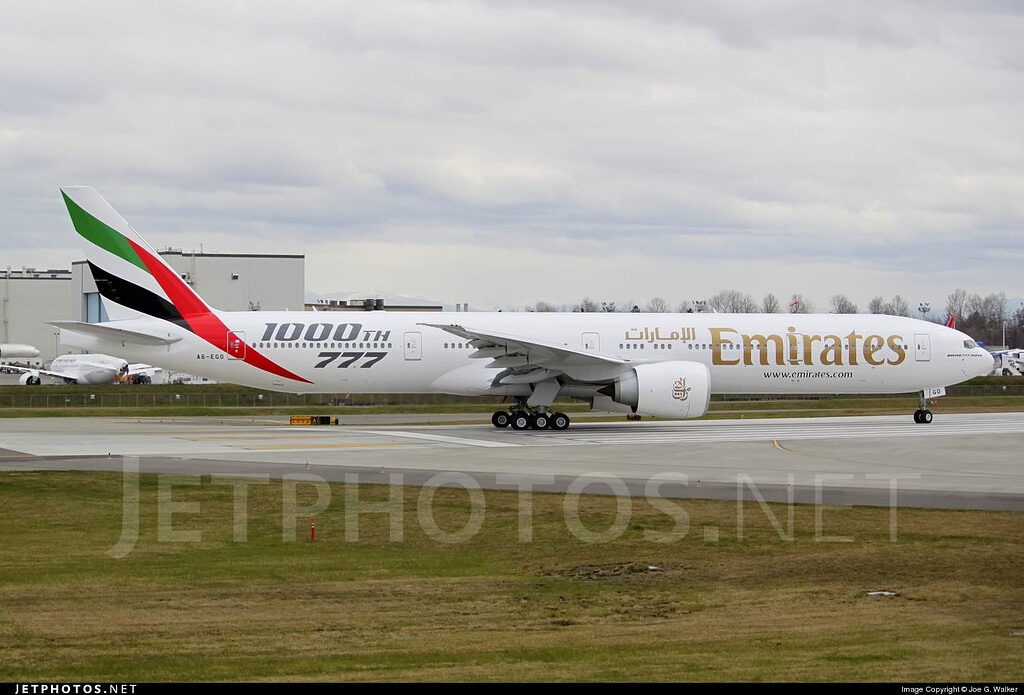 UAE / B77W - Emirates (1000th 777 livery) - Livery - World of Airports ...