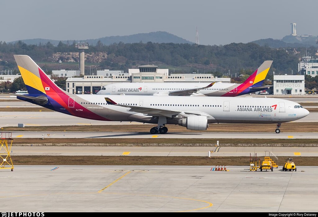 AAR / A333 - Asiana Airlines - Livery - World of Airports forum