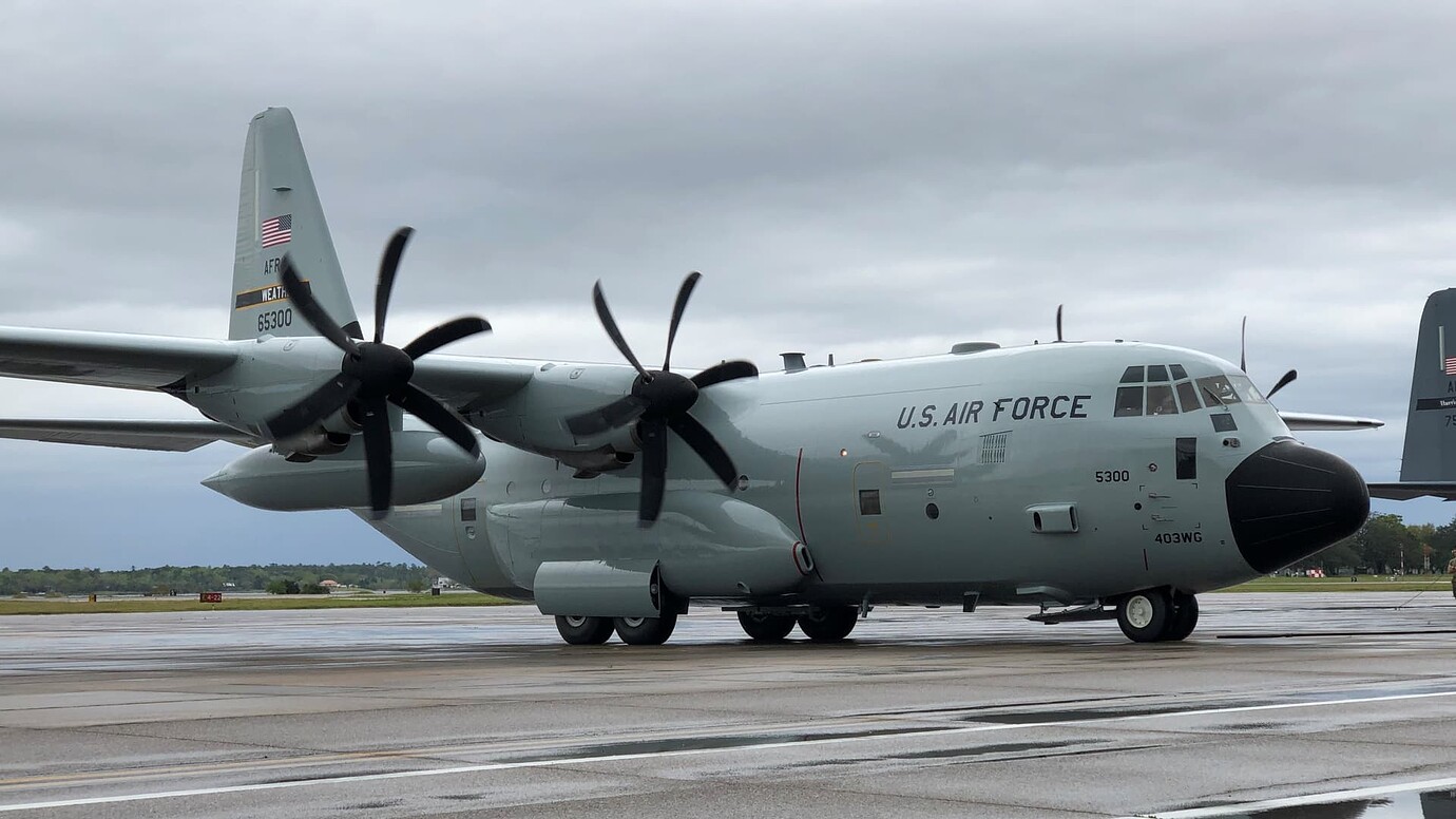 C30J - WC-130J Weatherbird (Hurricane Hunters) - Airplane Suggestions ...