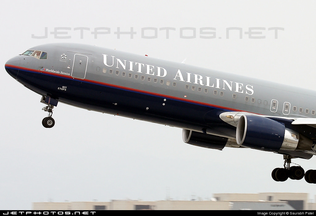 UAL / B763 - United Airlines (Battleship Grey 1993-2004 livery ...