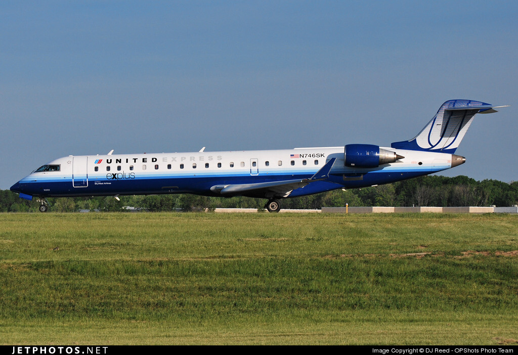UAL / CRJ7 - United Airlines (2004-2010 Rising Blue livery) - Livery ...