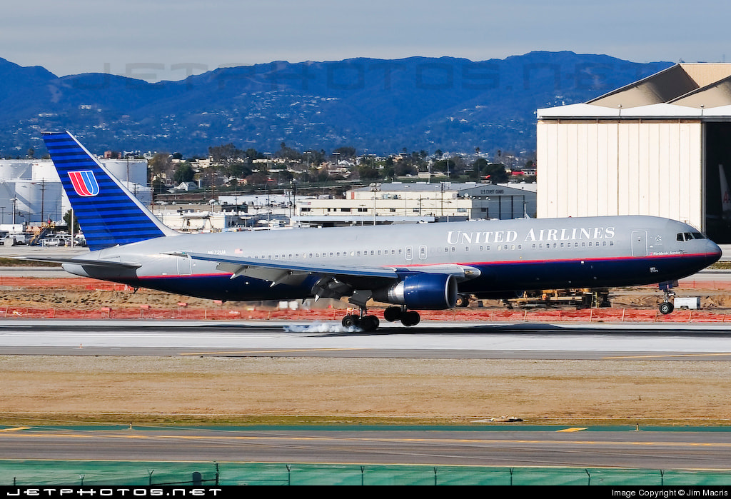 UAL / B763 - United Airlines (Battleship Grey 1993-2004 livery ...