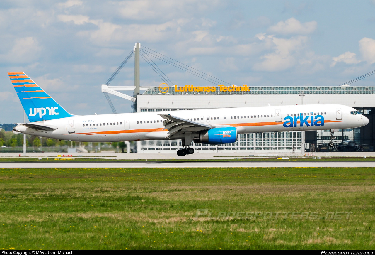 AIZ / B753 - Arkia - Israeli Airlines (Old Colors livery) - Livery ...