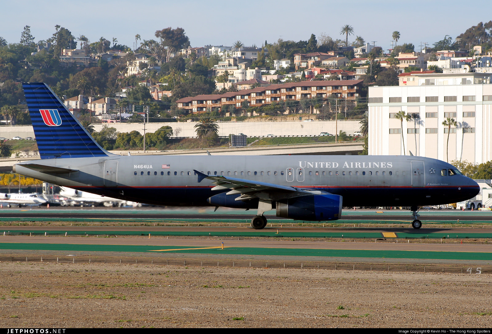 UAL / A320 - United Airlines (Battleship Grey 1993-2004 livery ...
