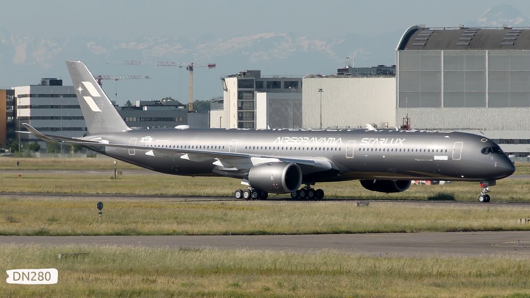 SJX / A35K - Starlux (AIRSORAYAMA Silver livery) - Livery Suggestions ...