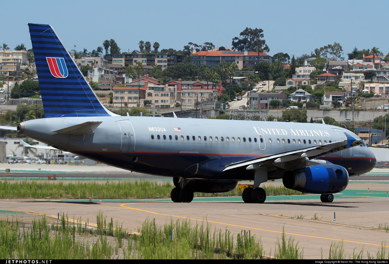 UAL / A319 - United Airlines (Battleship Grey 1993-2004 livery ...