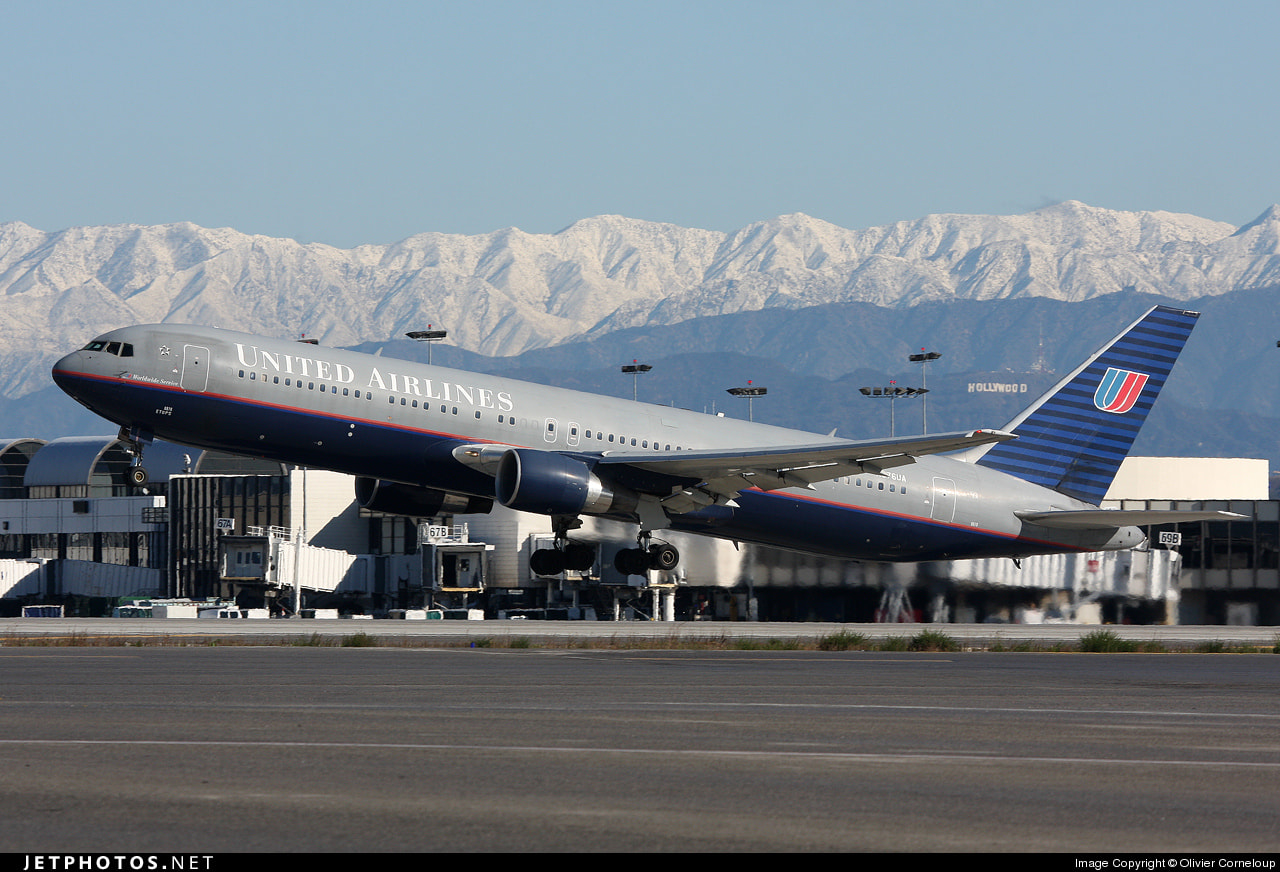 UAL / B763 - United Airlines (Battleship Grey 1993-2004 livery ...