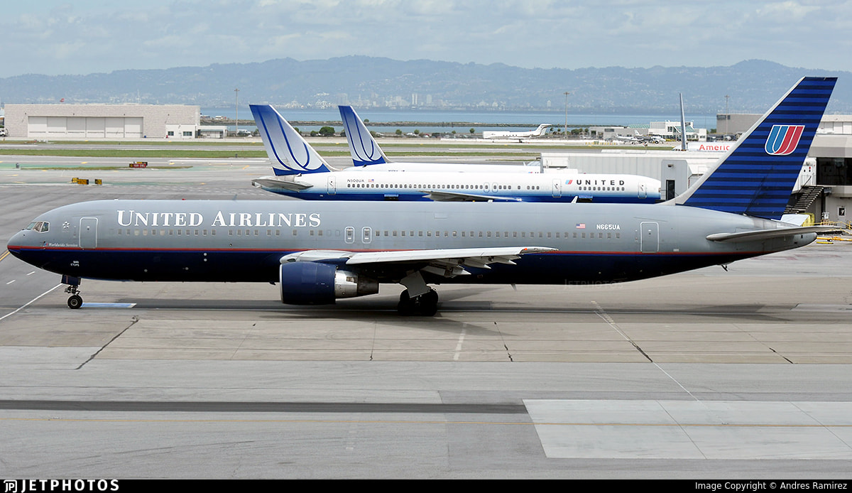 UAL / B763 - United Airlines (Battleship Grey 1993-2004 livery ...